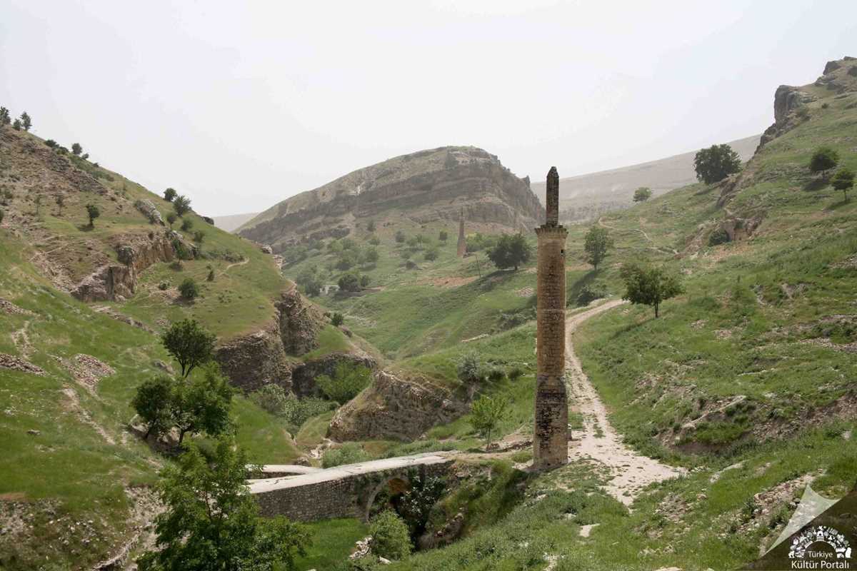 BESNİ KALESİ | Kültür Portalı