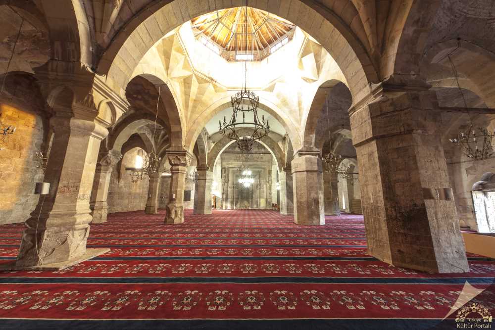 Divriği Ulu Cami İç Görünüm - Kültür Portalı - Medya Kütüphanesi