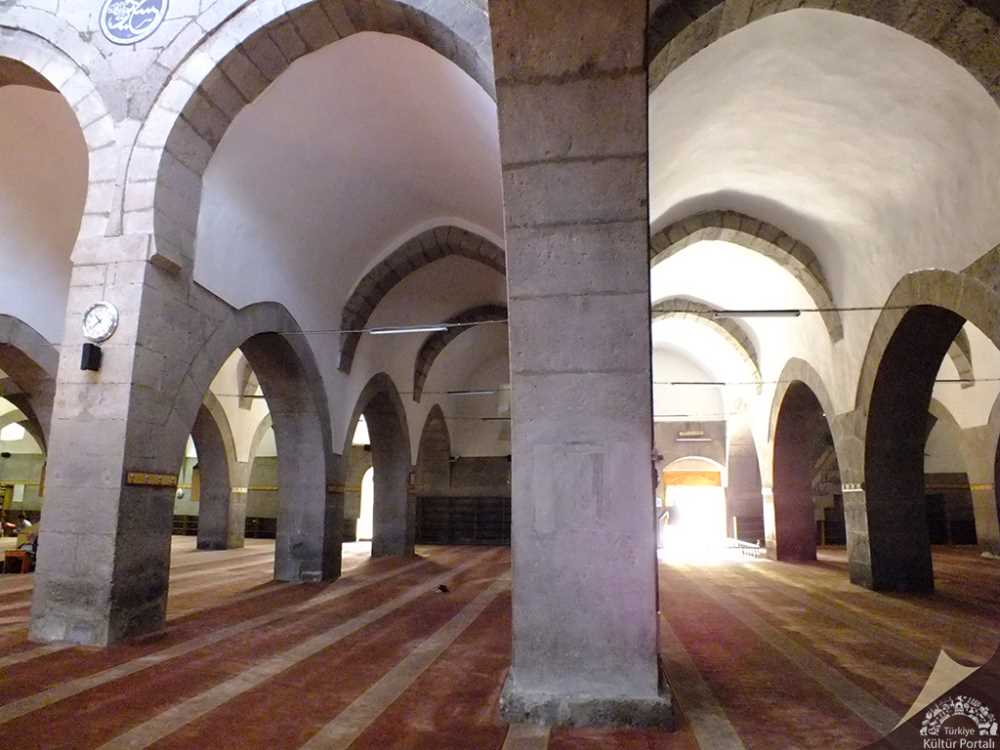 Hunat Hatun Camii - Kültür Portalı - Medya Kütüphanesi