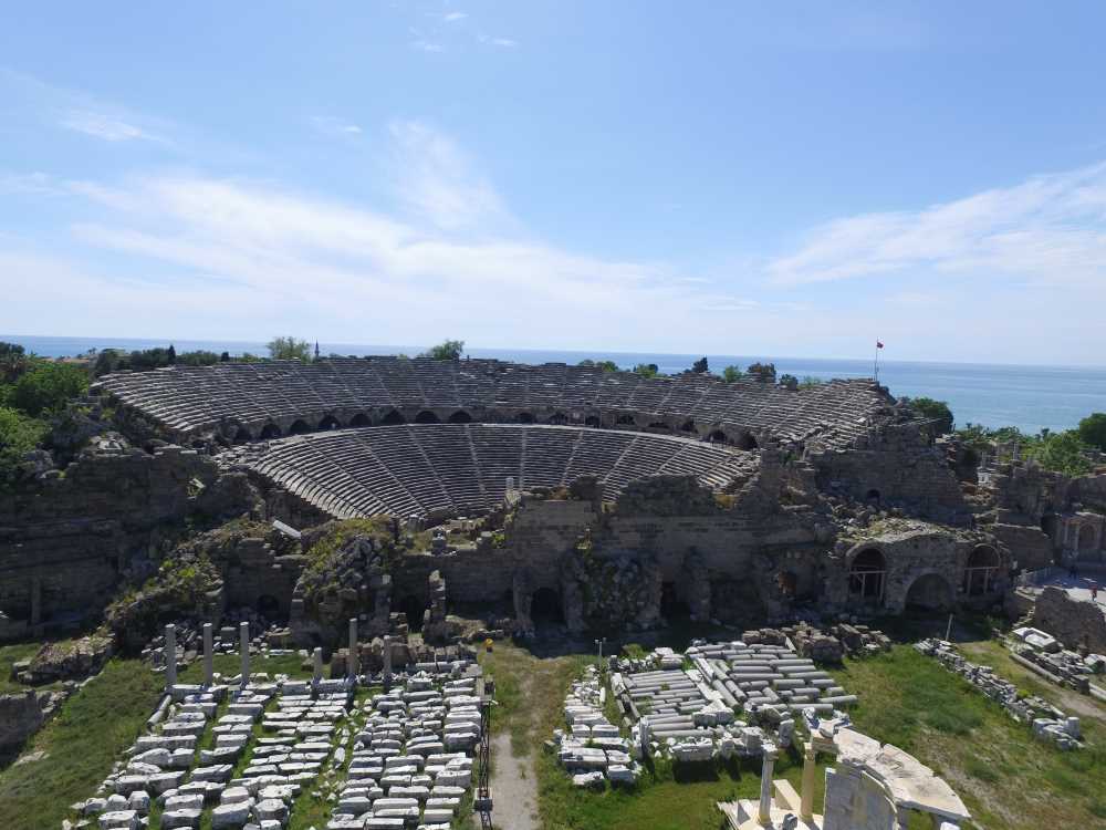 side antik tiyatrosu antalya görsel sahibi side müzesi müdürlüğü