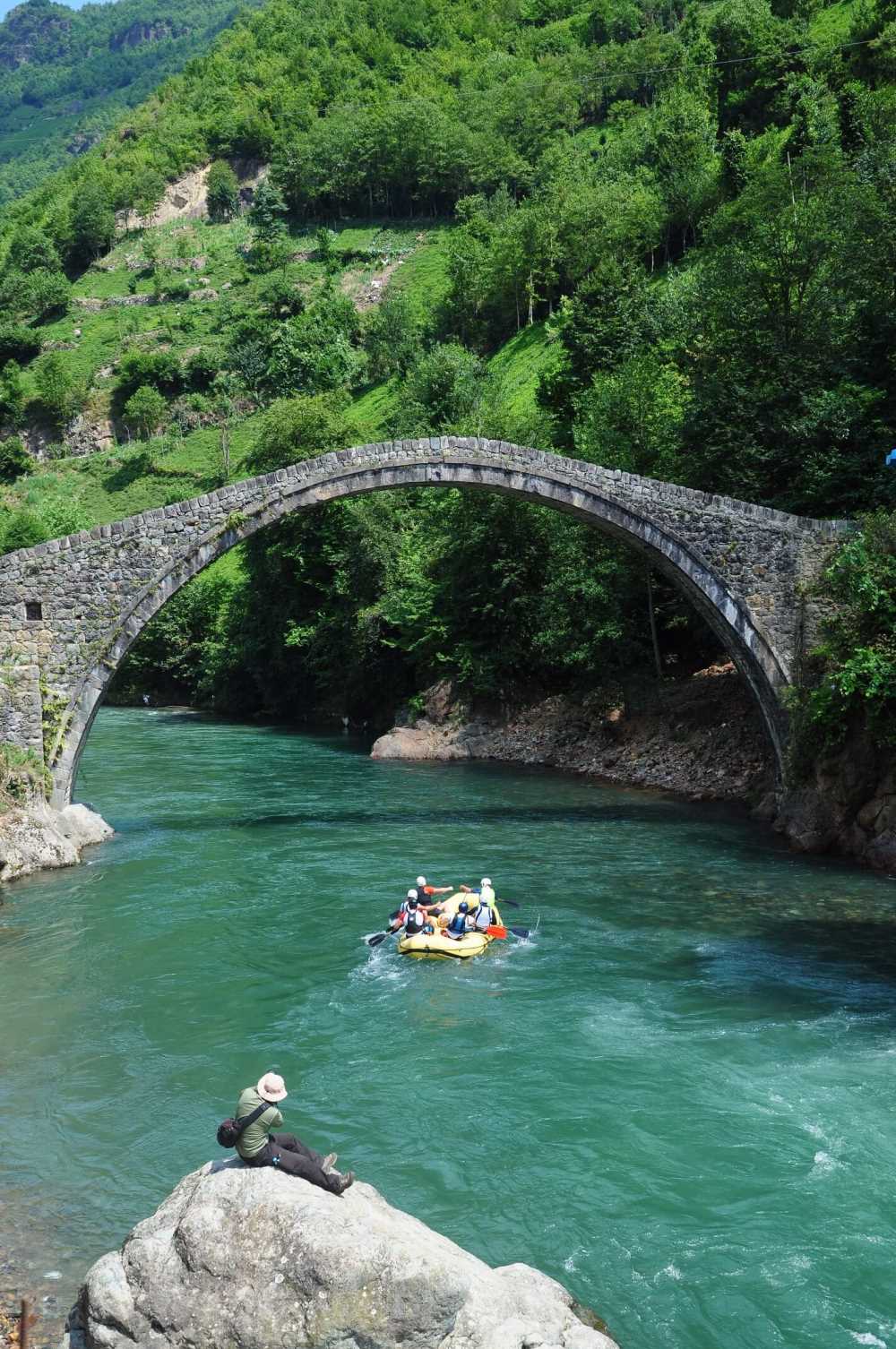 rafting görsel sahibi rize il kültür ve turizm müdürlüğü